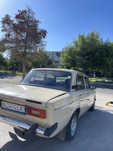 Lada 2106 srochna sotiladi