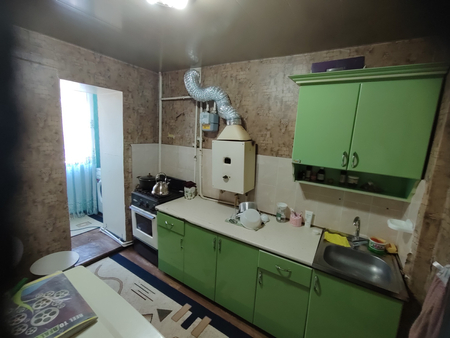 Чирчик шахар питсотка 200$ 1 хоналик уй ижарага берамиз