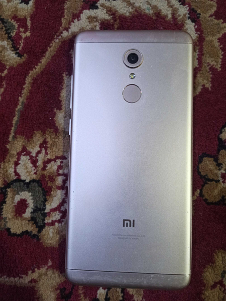 Продам MI5 на запчасти