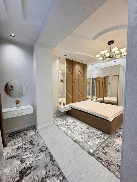 Ул. Шота Руставели, Центр 3/3/4 80 М², люкс, потолки: 3,30
