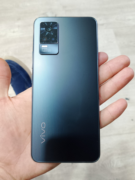 Vivo V 21 e 8+4ram 128 pamet
