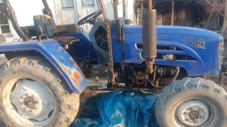 Traktor sotiladi LUZHOHG 354