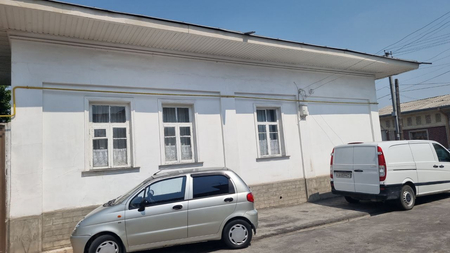 Uch tepa paxtakor mahalada uy sotiladi