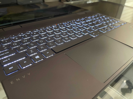 HP Envy X360 Сенсорный Ryzen 5 3500U  озу16гб 256ssd