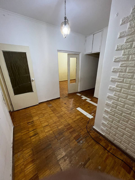 Продаётся 3/2/5 М Улугбекский р-н Югнакий м-в