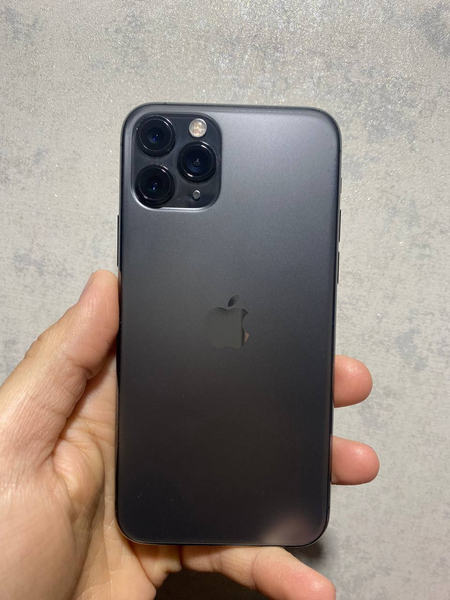 Iphone 11 pro                        .