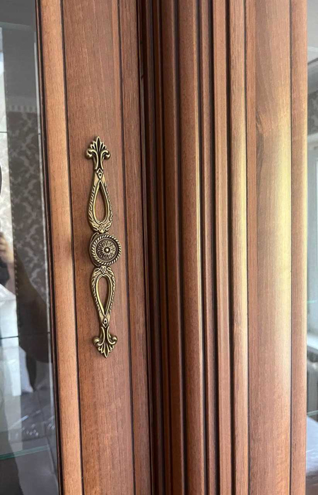 Продам Сервант (в отличном состоянии)