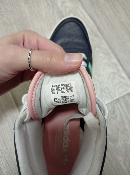 Adidas кроссовки