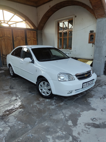 Lacetti sotiladi 2009 gazi bor