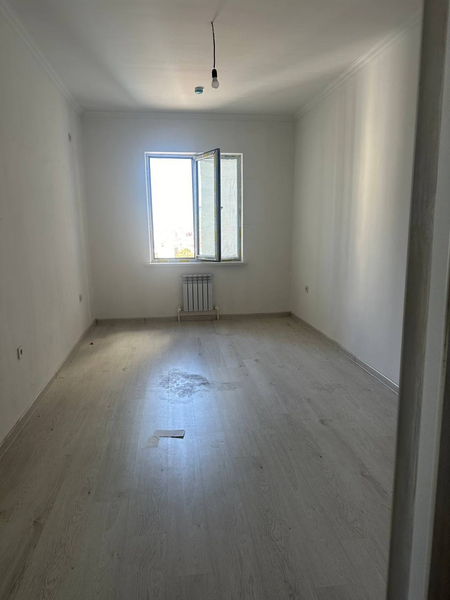 Срочно продаётся олмос навостройка. 70м2