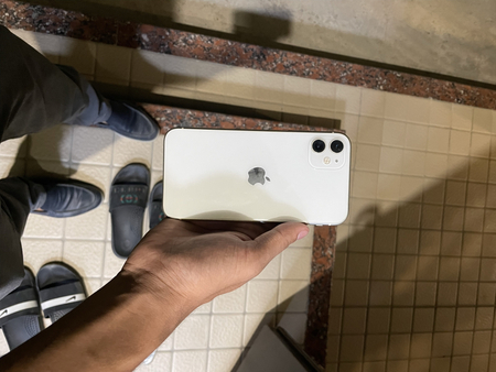 iphone 11 sotiladi 128 tali