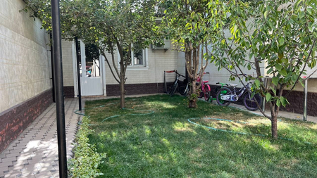 Shaxar markazidan arzon uy Sebzor Taxtapulda fayzli hovli sotiladi