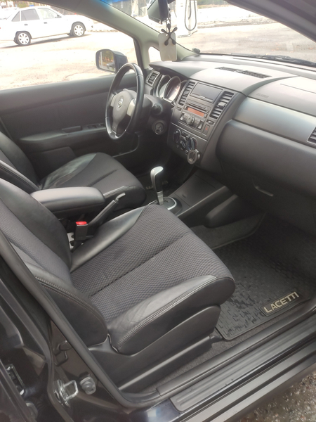 Nissan Tilida 2008 yil sotiladi.