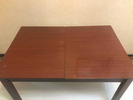 Продам стол для гостиной