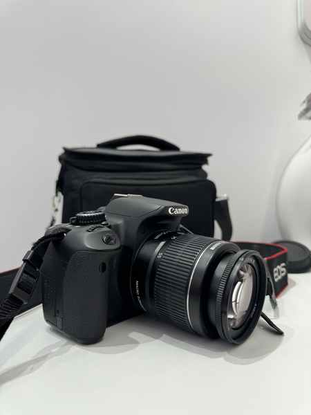 Фотокамера Canon EOS 650D