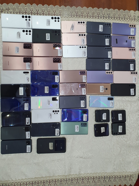 Samsung telefonlarini xoxlagan turida va xoxlagan narxidan bor