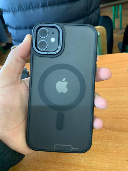 Iphone 11 sotiladi narxini kelishamiz