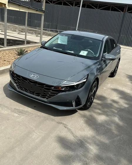 Hyundai elantra barcha turdagi modelar bor
