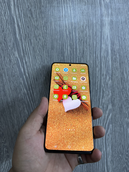 Samsung s 20 + 256 GB