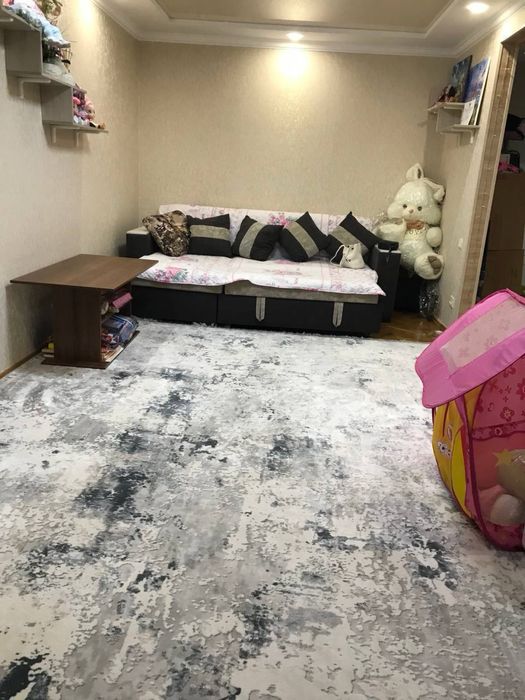 Чиланзар 24 кв.  2комнатная 3этаж.  50м2.  С мебелью