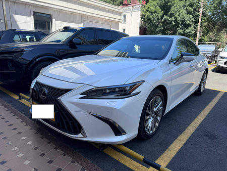 Продается Lexus ES300 Hybrid