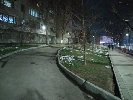 В доль дороги 1 линия 135кв.м Кафе Дархан Мирзо Улугбекский р-н