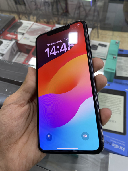 IPhone Xs max сотилвотти нархи зор