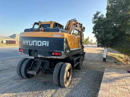 Hyundai 140 sotiladi