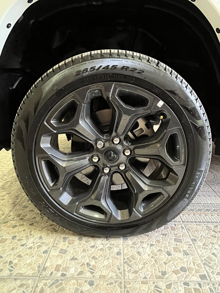 RAM 1500 5.7 AT Limited 4x4