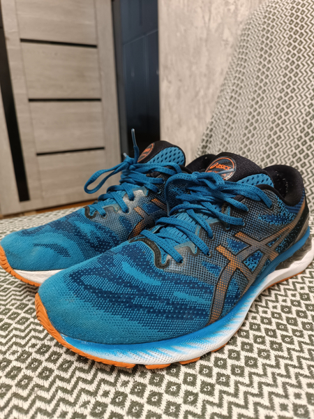 Оригинальные кроссовки ASICS