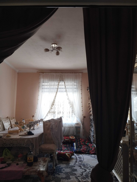 Ховли Уй сотилади