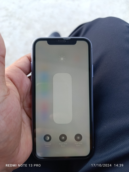 iPhone 11 xotira 64gb