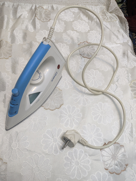 2 утюга scarlett и tefal по 50.000