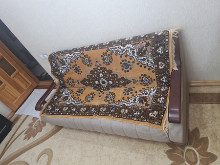 Мягкая мебель и журнальный столик