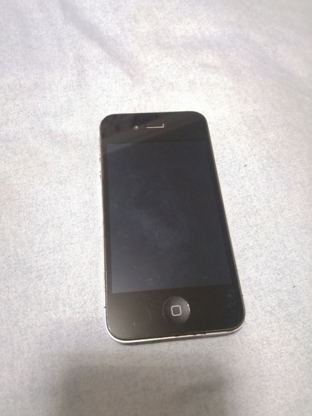 IPhone 4s 32gb sotiladi