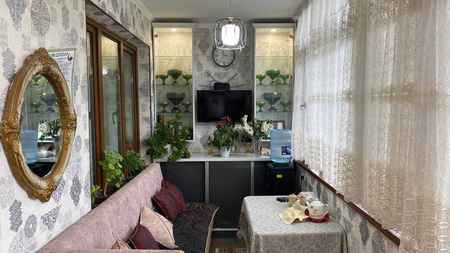 продам кварти ру метро имирза улугбек 6 кв 2/2/4 58800