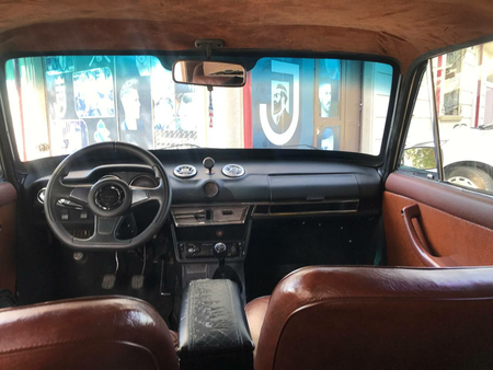 Vaz 2103 sotiladi