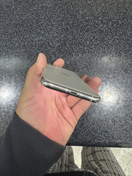 iphone 11 pro pamit 64g holati yahwi oqip tel qlila