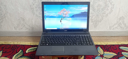 Noutbuk Acer yaxshi holatda