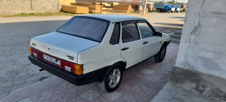 LADA 21099 sotiladi