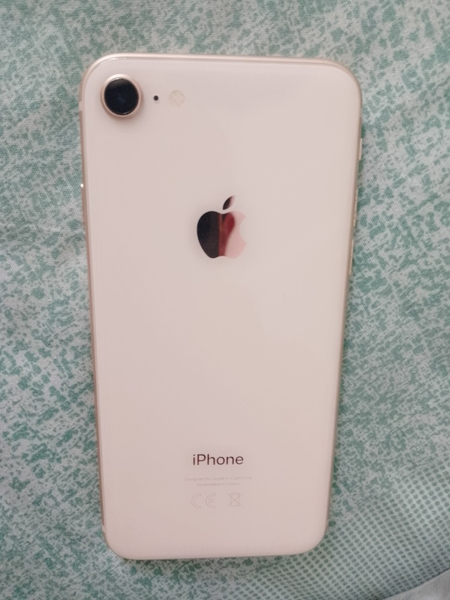 IPhone 8. 64.ГБ.