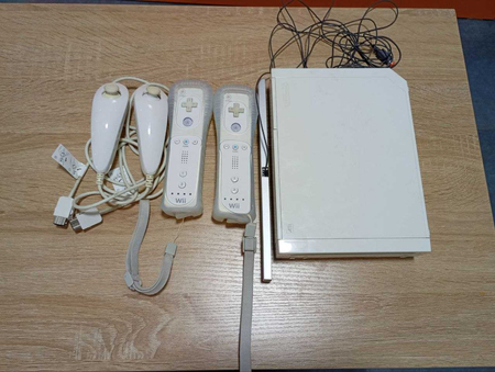 Игровая приставка Nintendo WII