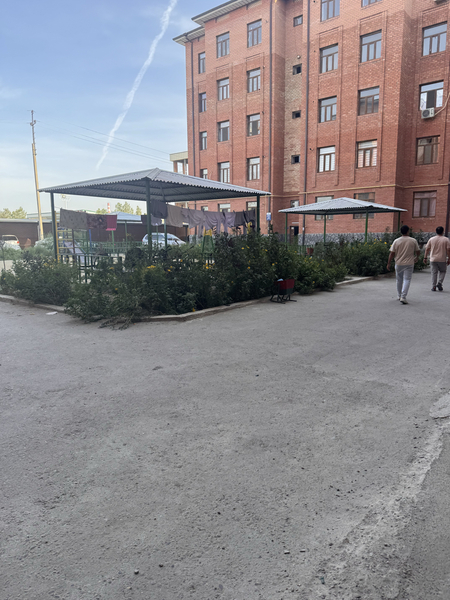 2 Xonali karopka uyimizni taklif qlamiz uy Shaxar markaziga joylashgan