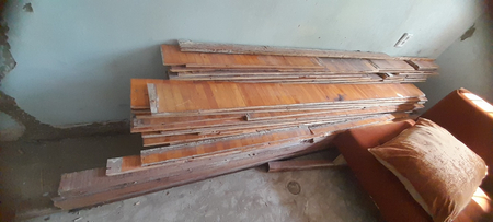 Eski parket.strapel 10/0,50.Uzunligi 3,5metr,Vanna.unitaz sotiladi