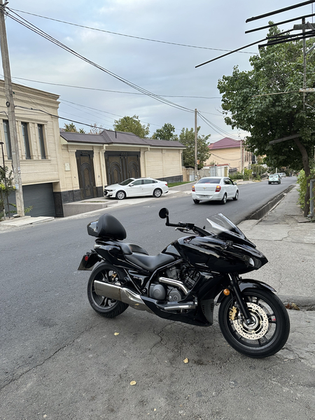 Honda dn 01 2009 yil 12.800 km yurgan toza