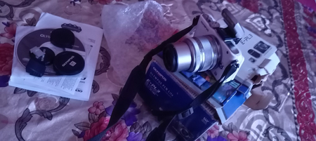 Fotoaparat OLYMPUS PEN LITE E-PL3 sotiladi yangi
