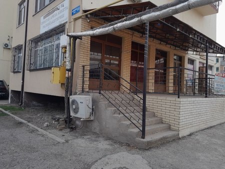 Но турар бино сотилади