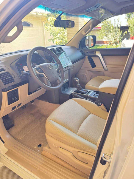 Toyota Land Cruiser Prado 150 год 2023