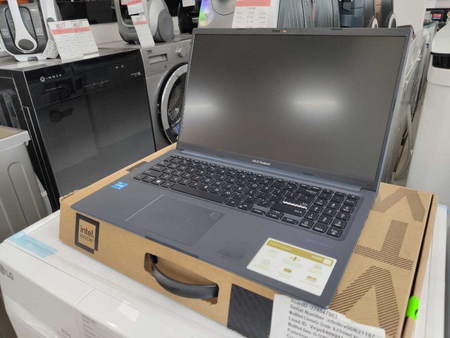 HP Envy x360 256GB SSD AMD Ryzen 5 8GB RAM Win11