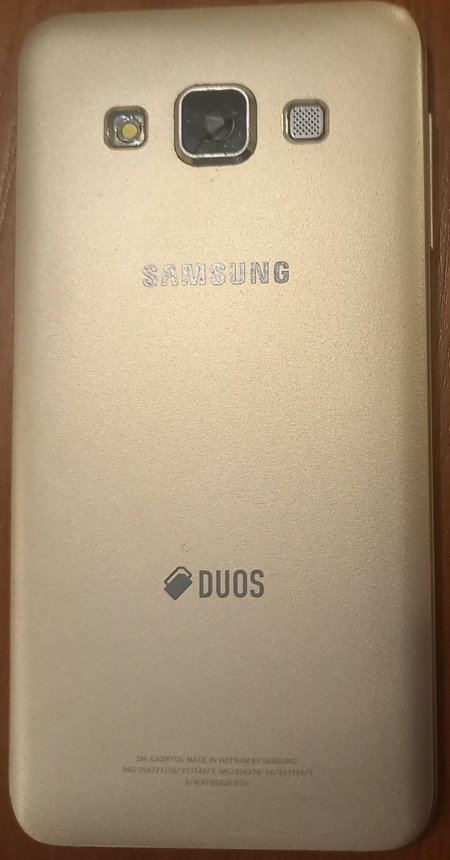 Телефон Samsung А3